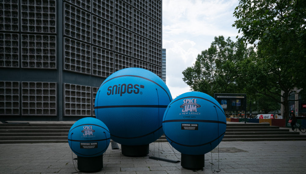 Guerrilla -installation with oversized basketballs all over Europe for ...